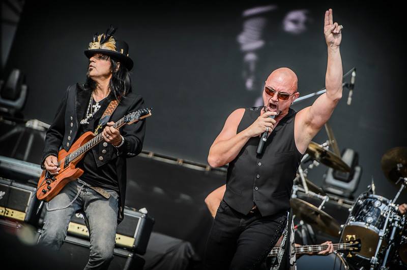 Set list, fotos e vídeos do show do Queensrÿche no Monsters of Rock ...